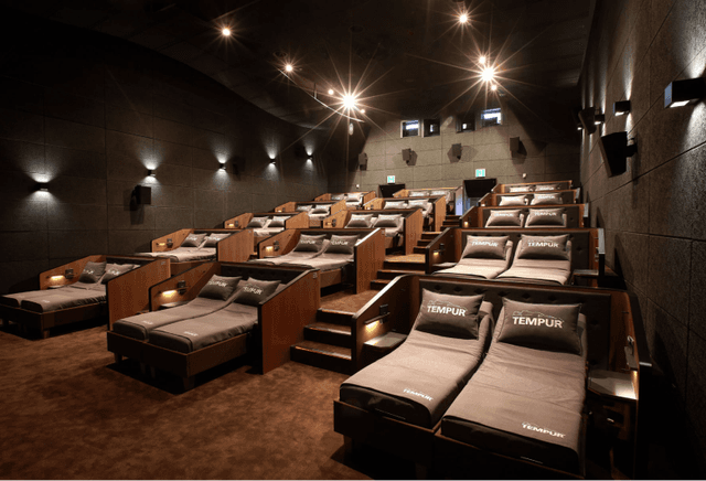 깊이 빠져 보다, CGV